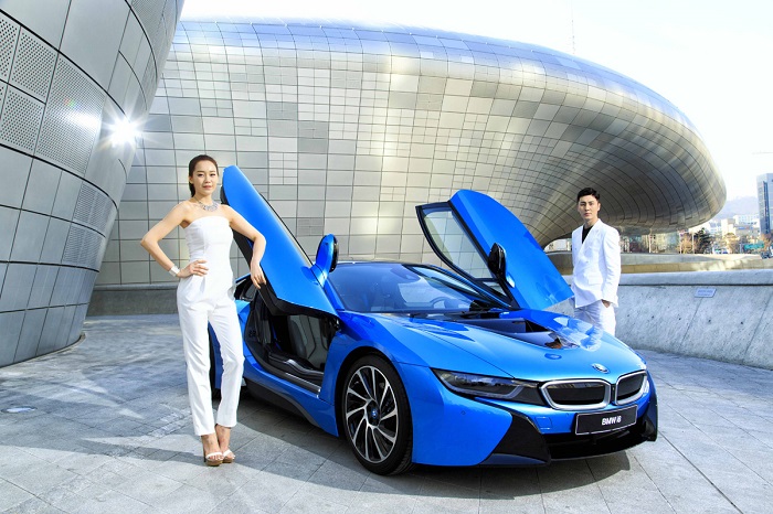 BMW, 미래에서 건너온 PHEV 'i8' 국내 상륙 - RPM9 전자신문엔터테인먼트