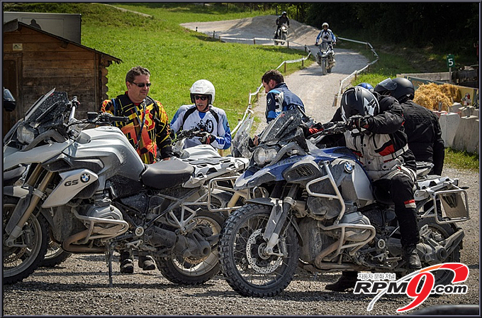 BMW 모토라드, 독일서 ‘전 세계 라이더들의 축제’ 펼쳐 - RPM9 전자신문엔터테인먼트