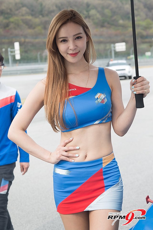 [포토] 2017 CJ대한통운 슈퍼레이스, 레이싱걸 제바 '상큼한 미소' - RPM9 전자신문엔터테인먼트