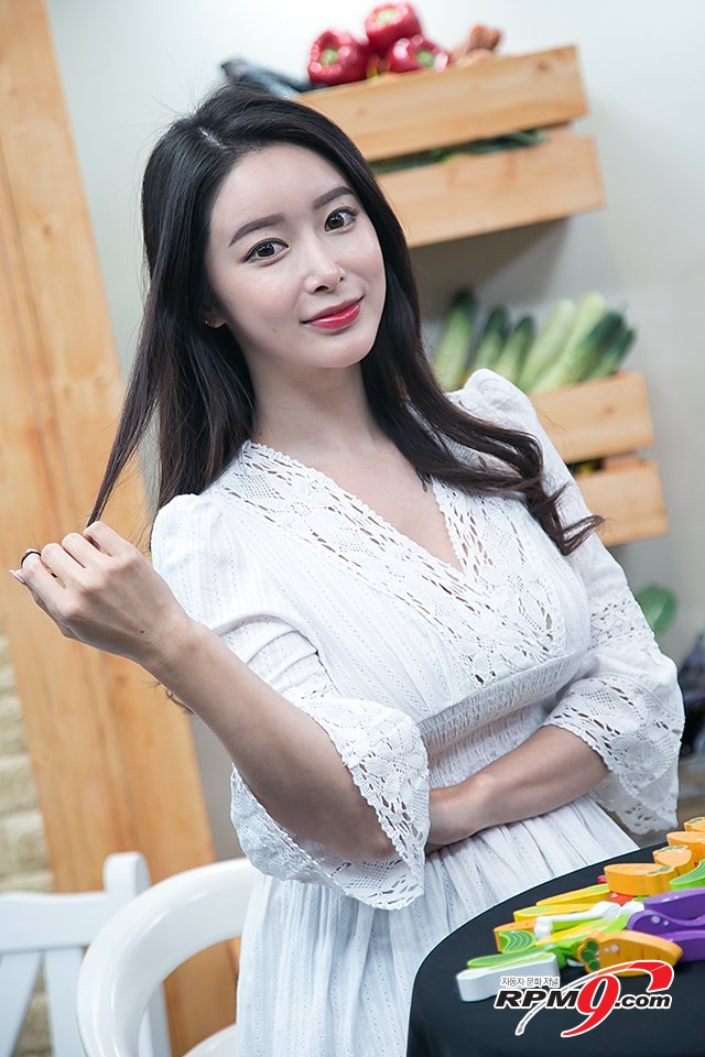 [포토] KOBA 2017, 컴패니언 모델 소이 '뚜렷한 이목구비 예쁜 미소' - RPM9 전자신문엔터테인먼트