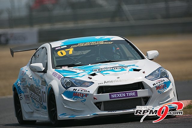 [포토] 넥센 스피드 레이싱, 팀 오리엔텍 박휘원 '엔페라 GT-300 2라운드 2위' - RPM9 전자신문엔터테인먼트