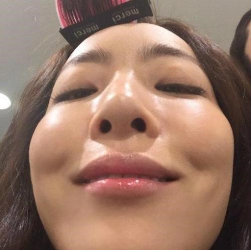 김이나, ‘속 보이는’ 엽기 셀카...‘미녀 작사가’ 타이틀 포기? - RPM9 전자신문엔터테인먼트