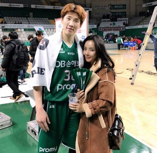 두경민, "임수현, 1년 따라다녀 겨우 사겼다"…임수현 때문에 등번호까지 바꾼 이유는? - RPM9 전자신문엔터테인먼트