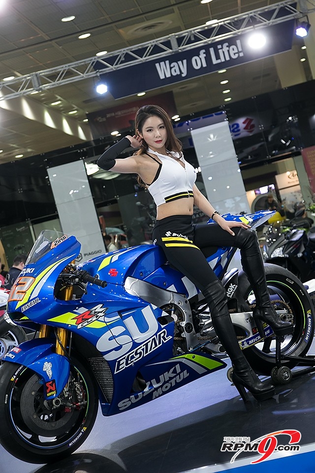 [포토] 스즈끼 컴패니언 모델 민유린, 도발적인 미소로 남심 유혹 - RPM9 전자신문엔터테인먼트