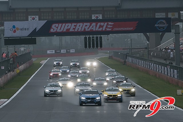 [포토] CJ슈퍼레이스, 현재복 'BMW M 원메이크 2라운드 우승' - RPM9 전자신문엔터테인먼트
