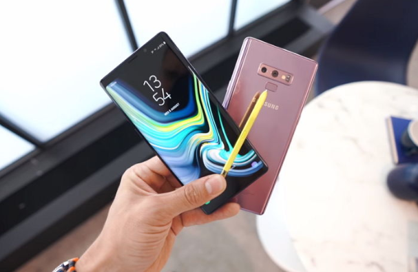 모비톡, 갤럭시노트9·V30 특가전 진행…'관심 LTE기종 부담완화' 기대 - RPM9 전자신문엔터테인먼트