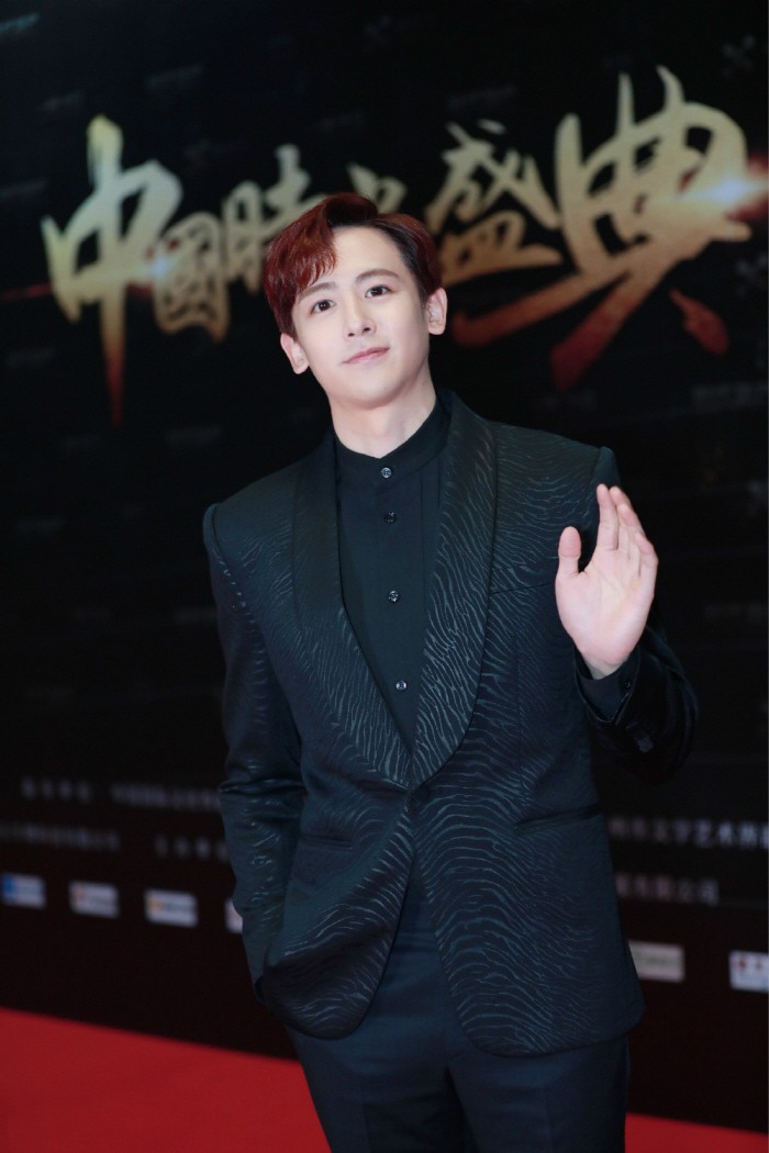 2PM 닉쿤, 中 패션시상식서 '아시아 최고 영향력 우상' 수상 - RPM9 전자신문엔터테인먼트