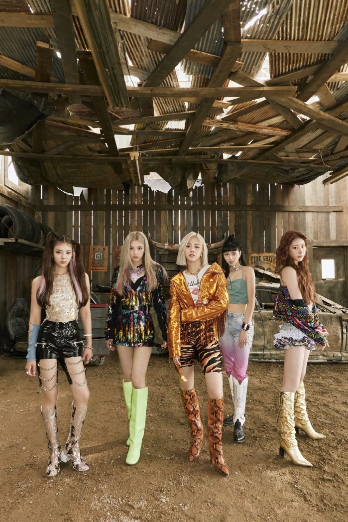 ITZY, 'Not Shy' 안무영상 공개…한복-빌런-랜덤 스피드 등 '콘셉트 다 있지' - RPM9 전자신문엔터테인먼트