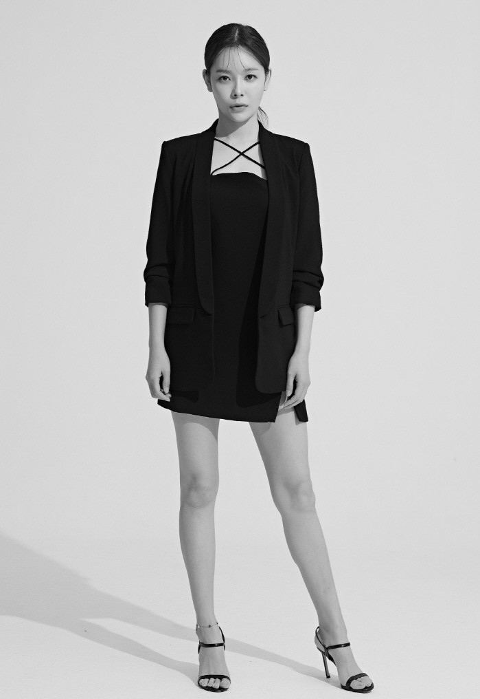 배우 백승희, 새 프로필컷 공개…'감성-시크 반전매력' 눈길 - RPM9 전자신문엔터테인먼트