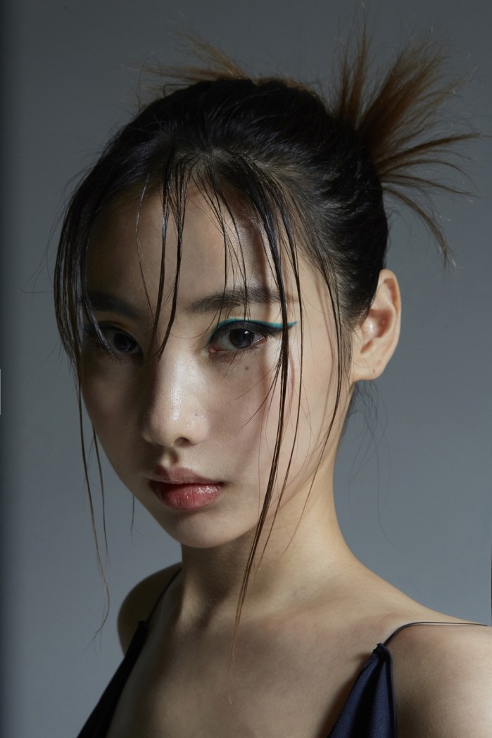 싱어송라이터 유라, 선공개곡 '하양' 23일 발표…헤이즈 피처링 협업 - RPM9 전자신문엔터테인먼트