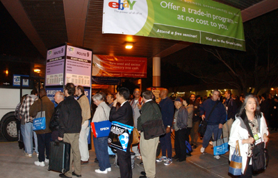 [사진으로 보는 2005 CES]전시장속의 셔틀버스와 모노레일 - 전자신문