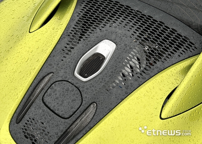 [신차드라이브]고요한 슈퍼카 '맥라렌 아투라'…PHEV의 반전 매력 - Kollo