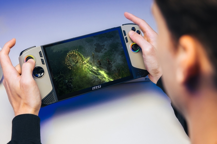 MSI, 루나레이크 8인치 UMPC '클로 8 AI+' 출시…일렉트로마트서 체험 및 구매 가능 - 전자신문