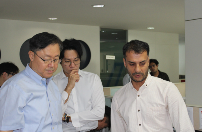 윤팔주 HL클레무브 CEO, 인도 연구소 방문…미래 성장동력 마련 - 전자신문