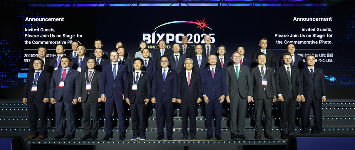 [르포]한전 '2025 BIXPO' 개막…무탄소 분산에너지·저전력 AI반도체 '기후테크' 향연 - 전자신문