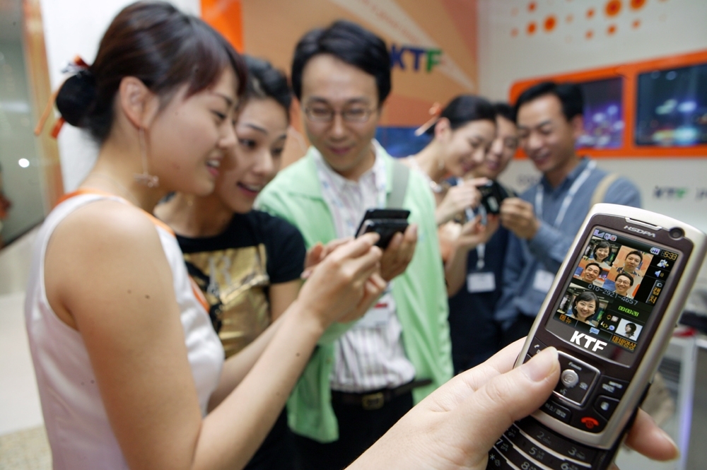 [2006 인기상품]품질우수-이동통신서비스: KTF - 전자신문